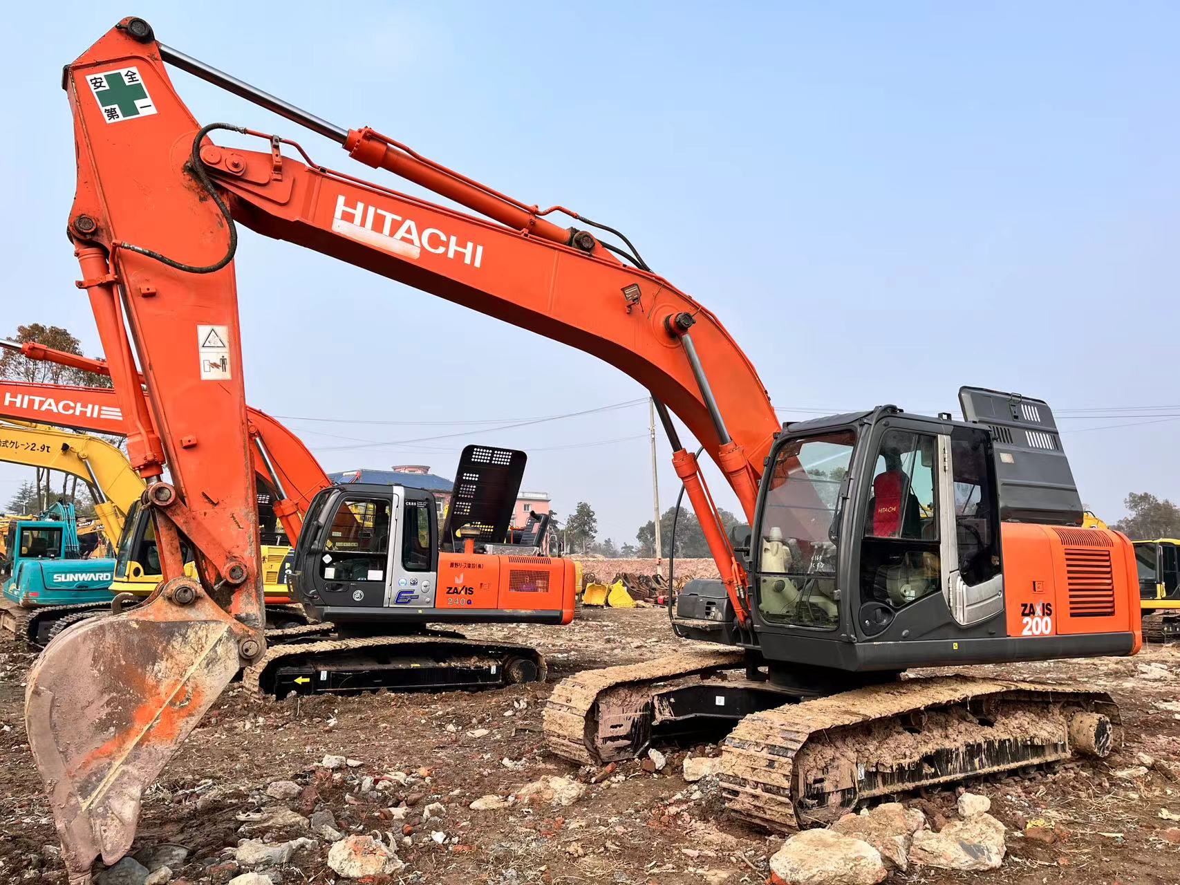 Hitachi ZX200 ด้วยราคาที่ดี - กลุ่มวาฟา